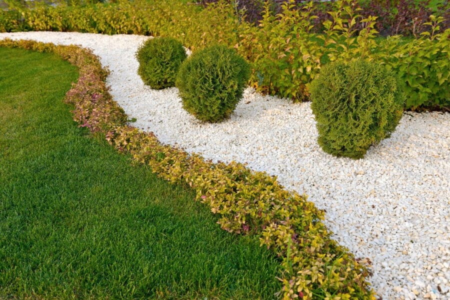 26 Incredible Lawn-Edging Ideas to Revamp Your Garden!